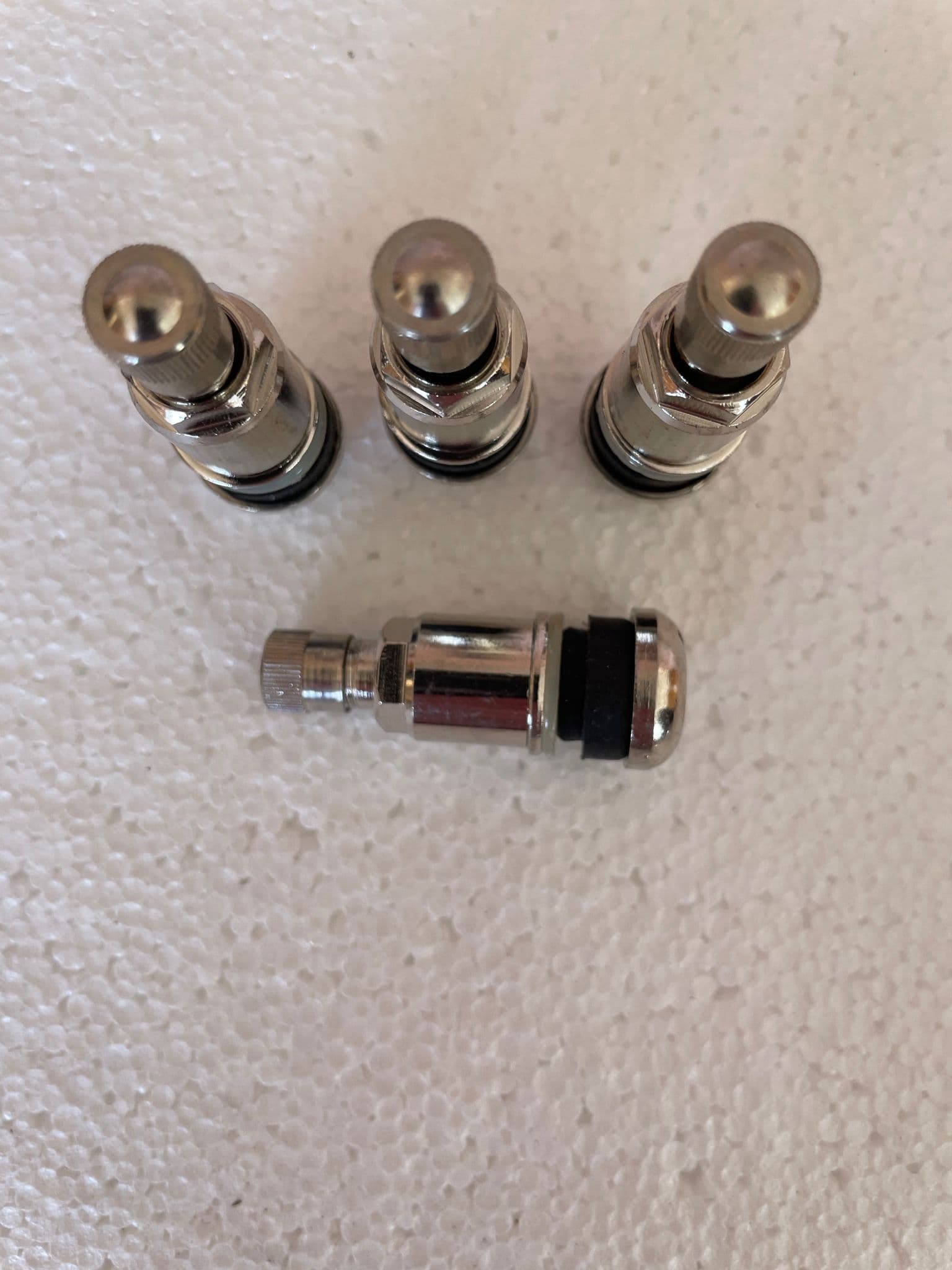 High Pressure Bolt-In Tyre Valves - Van Wheels